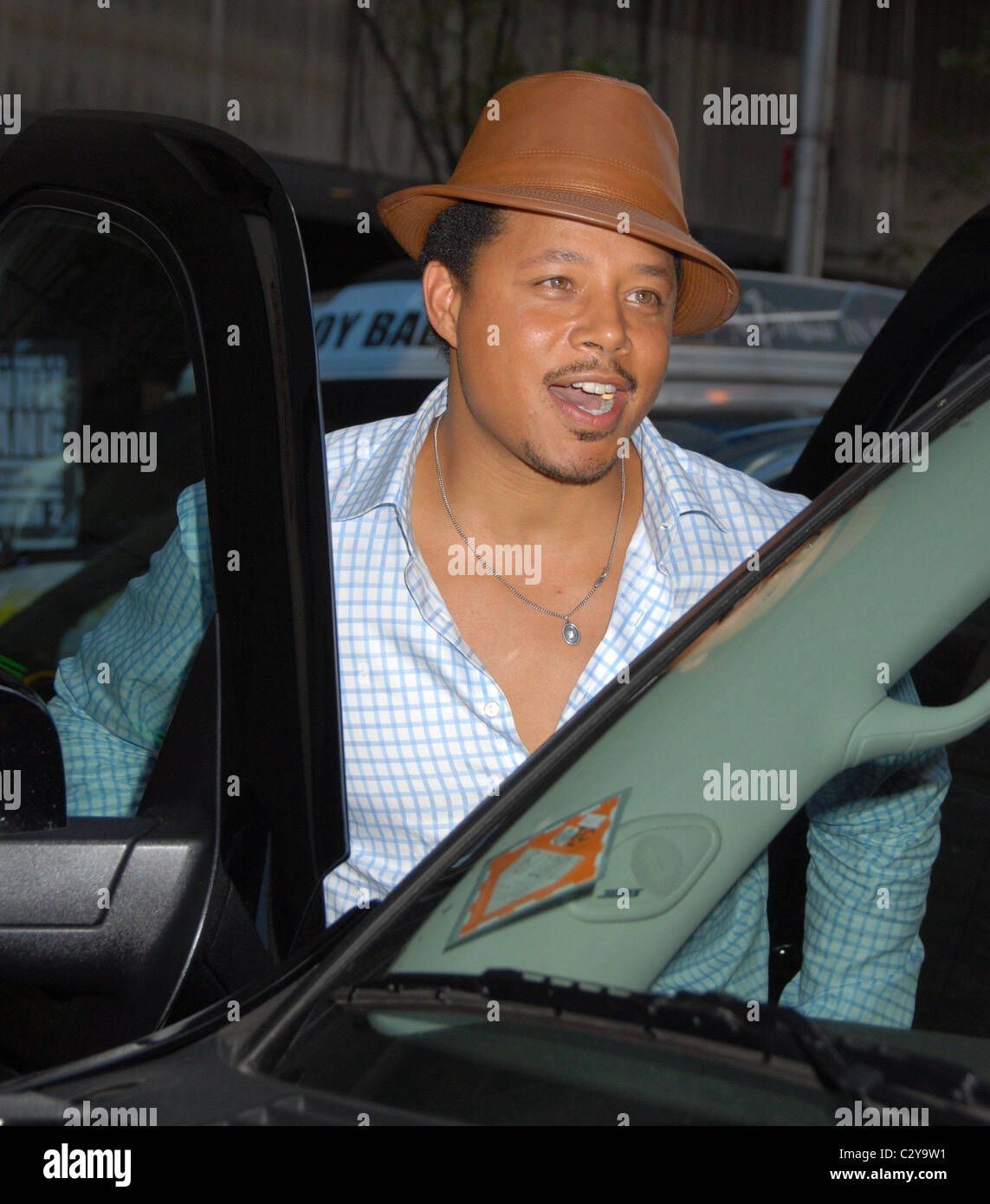 Terrence Howard outside the MTV TRL Studios in Times Square New York ...