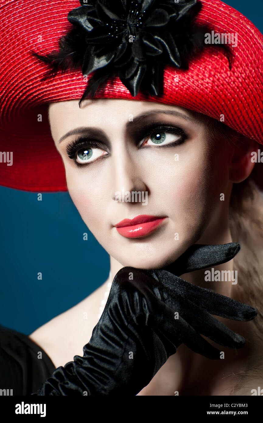 Vintage fashion girl in hat hi-res stock photography and images - Alamy