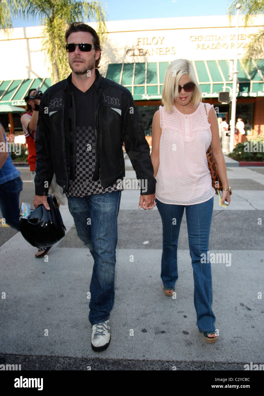 Dean McDermott and Tori Spelling leave La Scala after having lunch Los ...