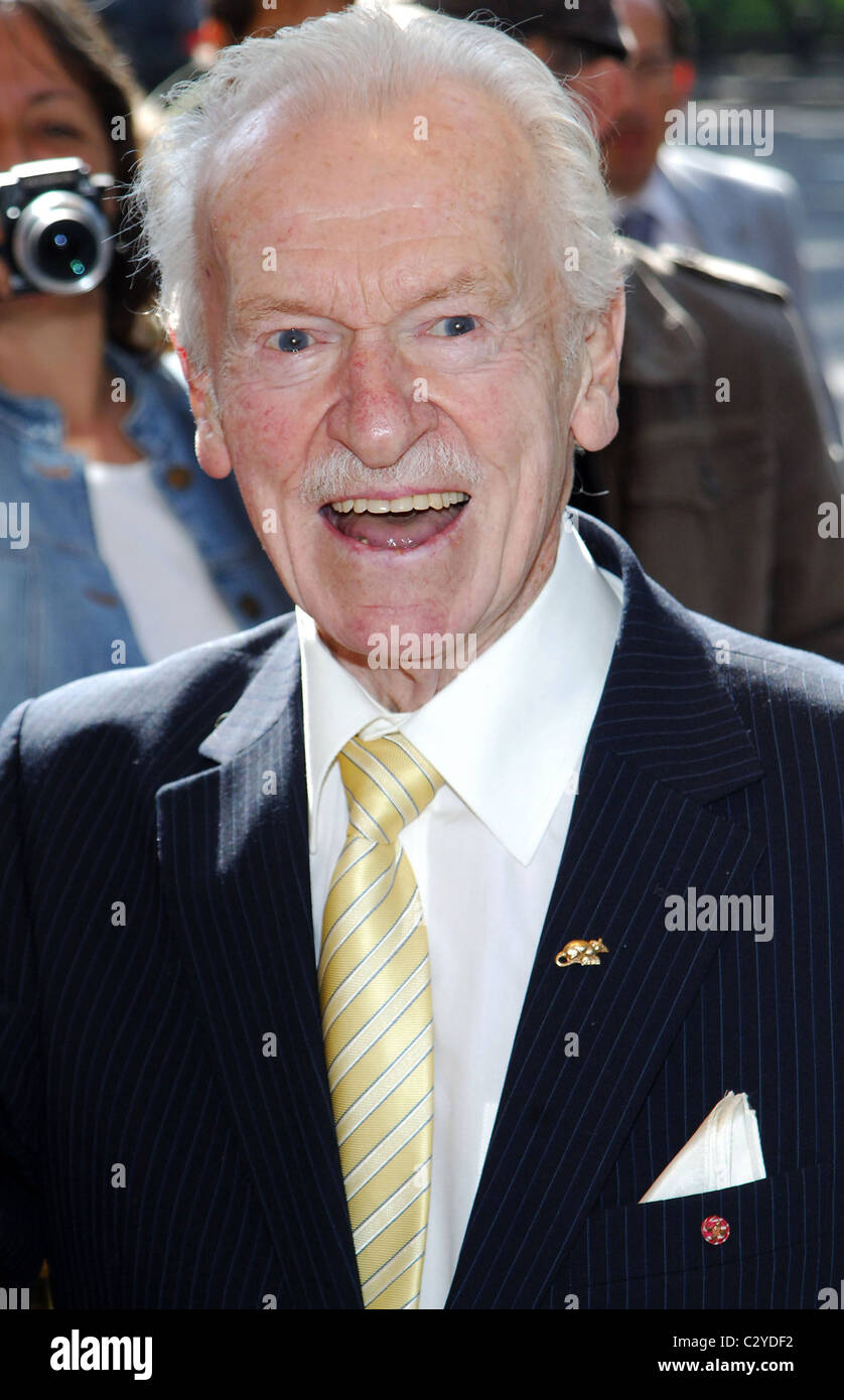 Bert Weedon Sir Cliff Richard's 50th Anniversary Tribute Lunch at The ...