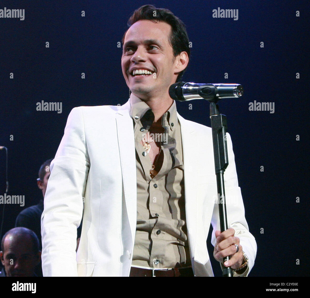 Marc Anthony performing at the Juntos en Concierto with Aventura and ...