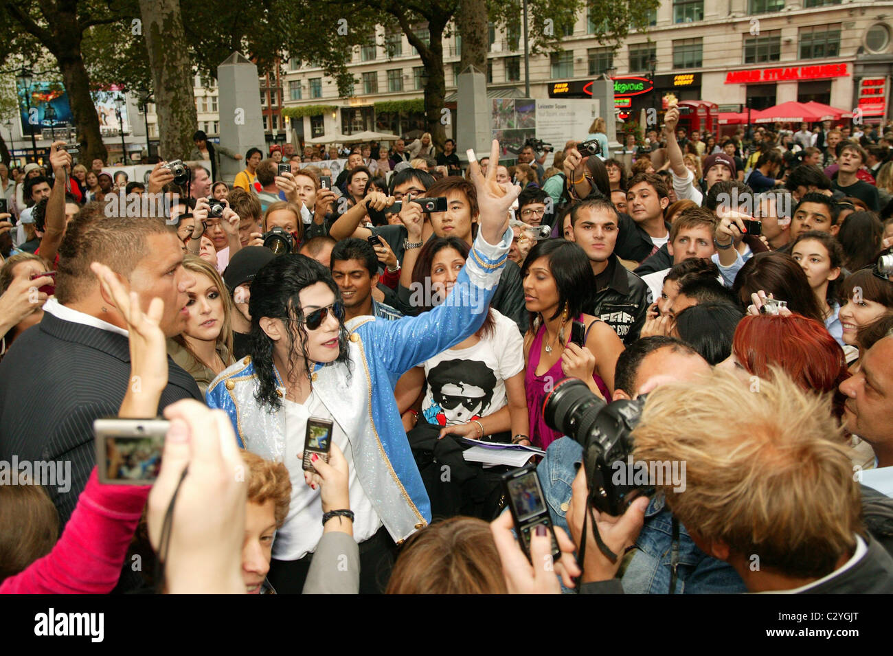 Michael Jackson Impersonator 'Navi' appears in Leicester Square as part ...