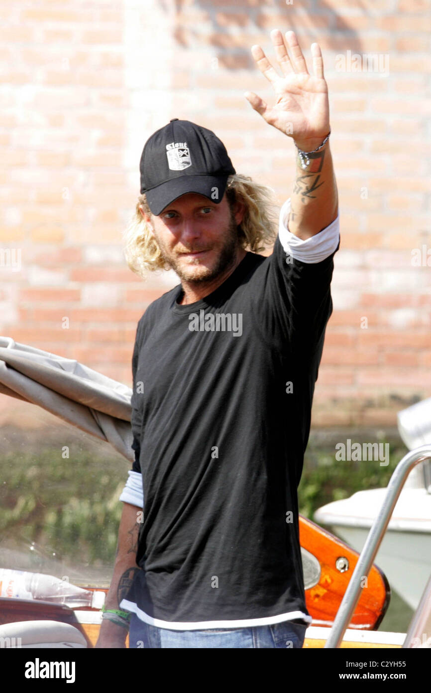 Lapo Elkan arrives by boat to the Excelsior Hotel The 2008 Venice Film ...