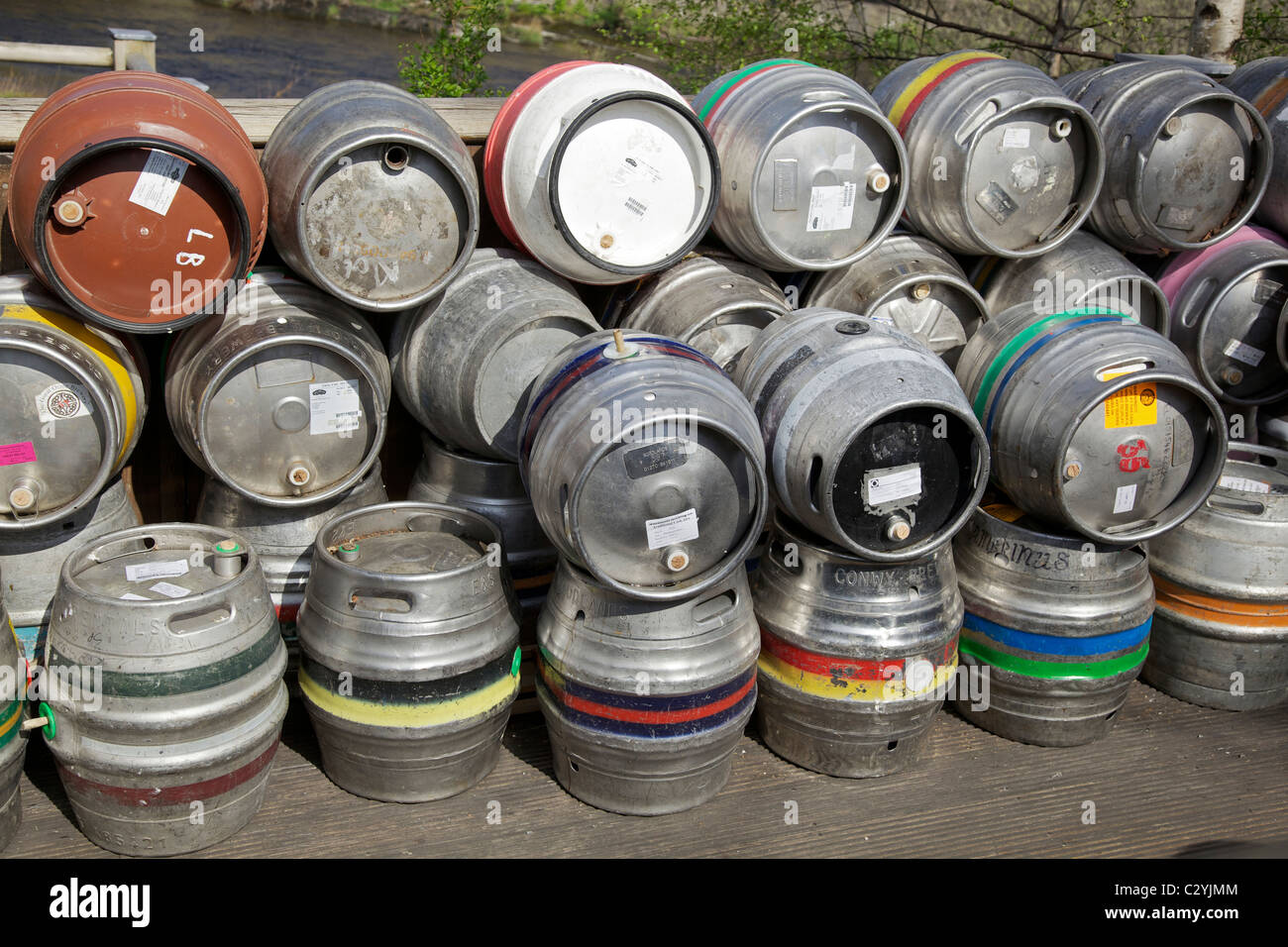 Beer kegs barrels hi-res stock photography and images - Alamy