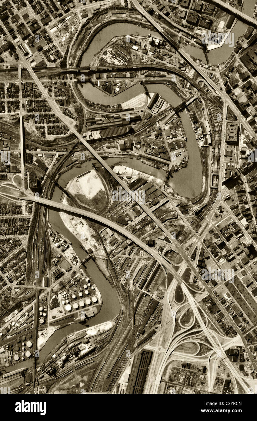 Cleveland ohio industrial city hi-res stock photography and images - Alamy