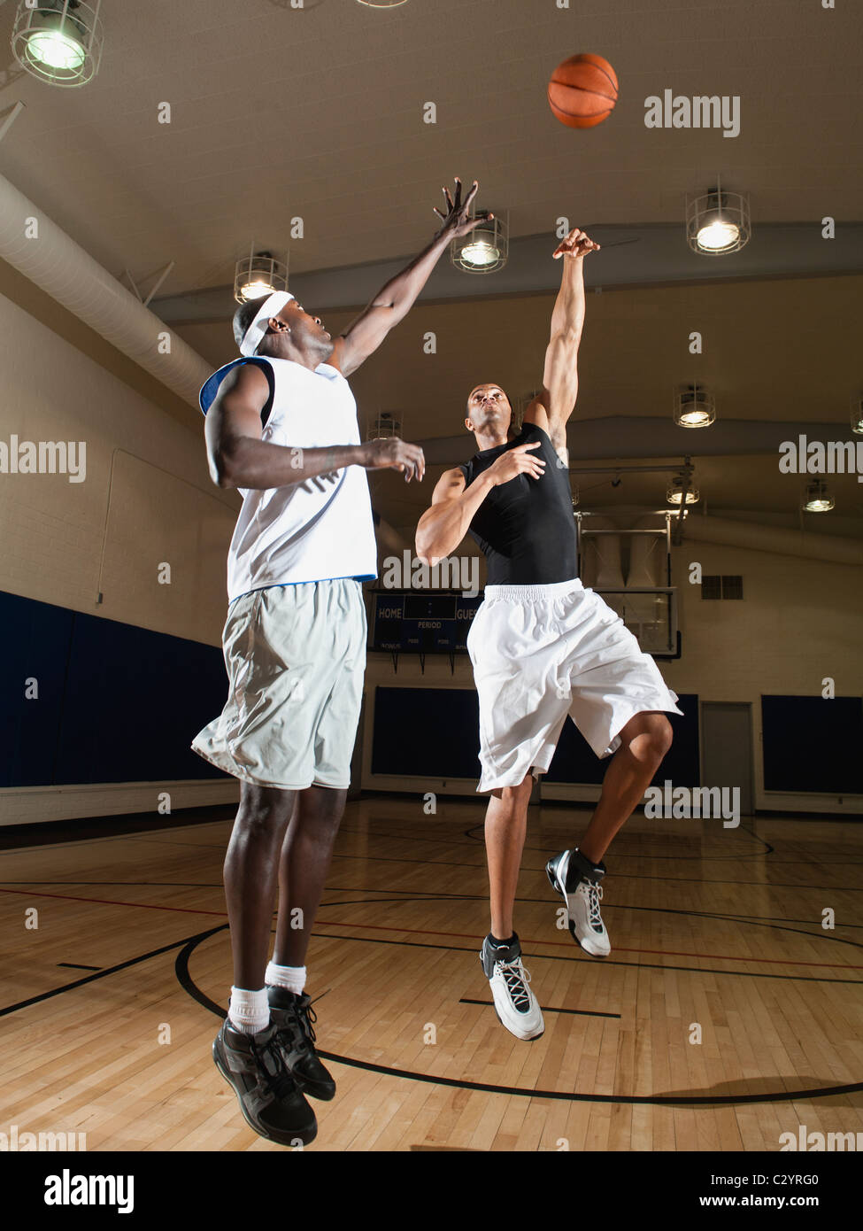 Basketball player blocking shot hi-res stock photography and images - Alamy
