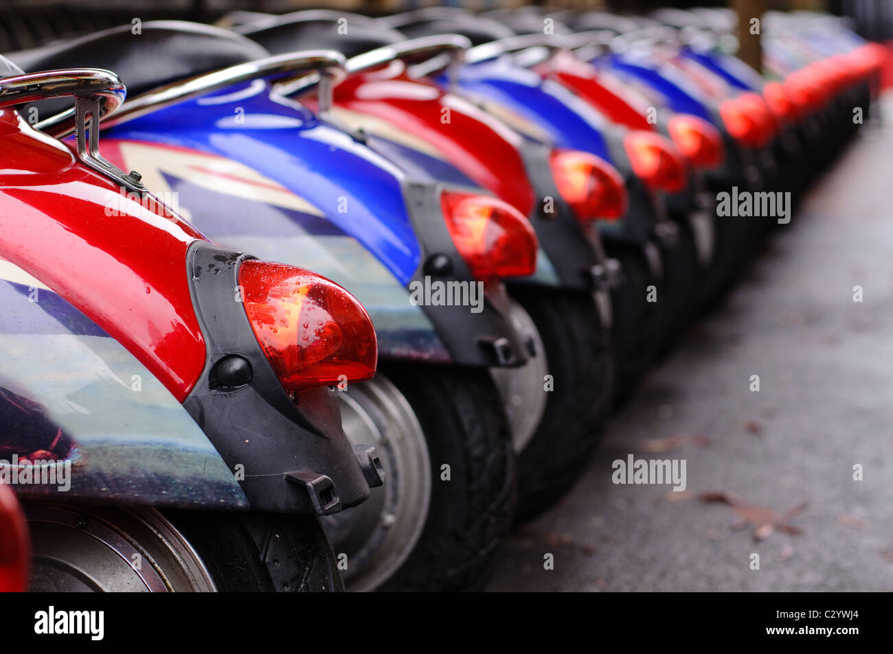 Vespa london hi-res stock photography and images - Alamy