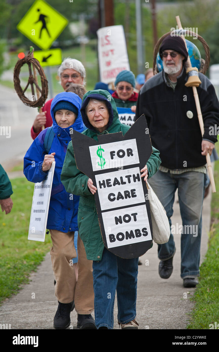 Peace Activists Protest Nuclear Weapons Production at Oak Ridge Weapons ...