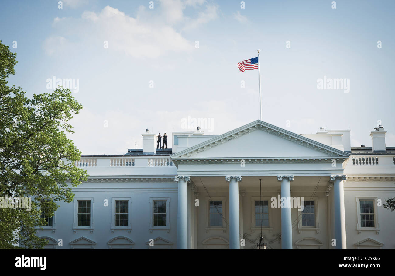 What Is On Top Of The White House