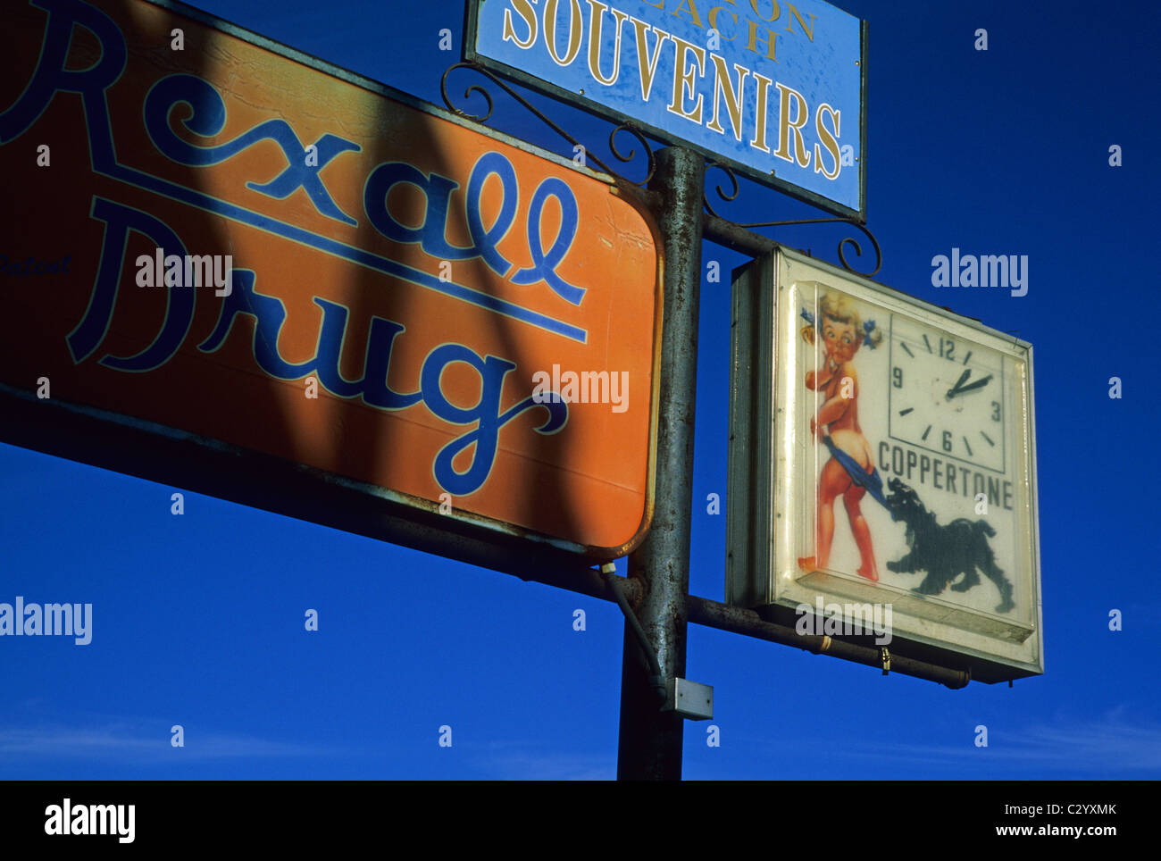 Coppertone vintage hi-res stock photography and images - Alamy