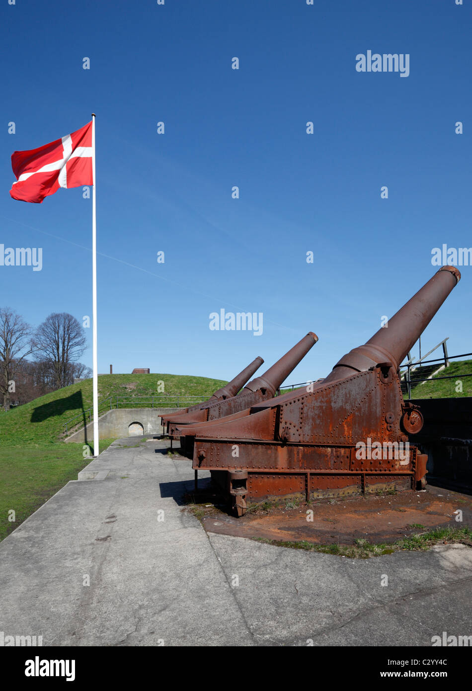 Old rusty cannons / guns at the Charlottenlund Fort at the Oresund (the ...