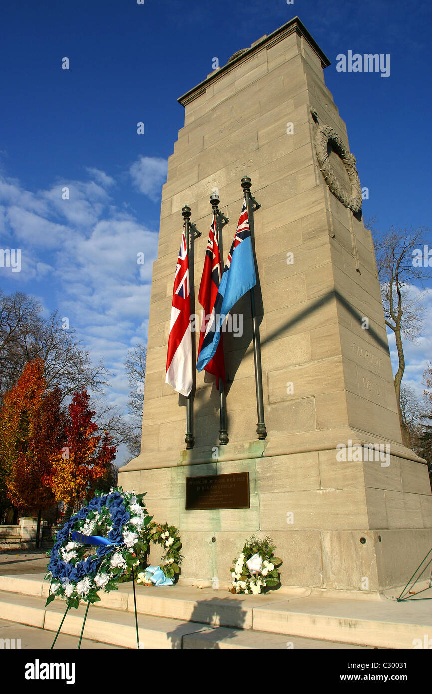 Ontario cenotaph hi-res stock photography and images - Alamy