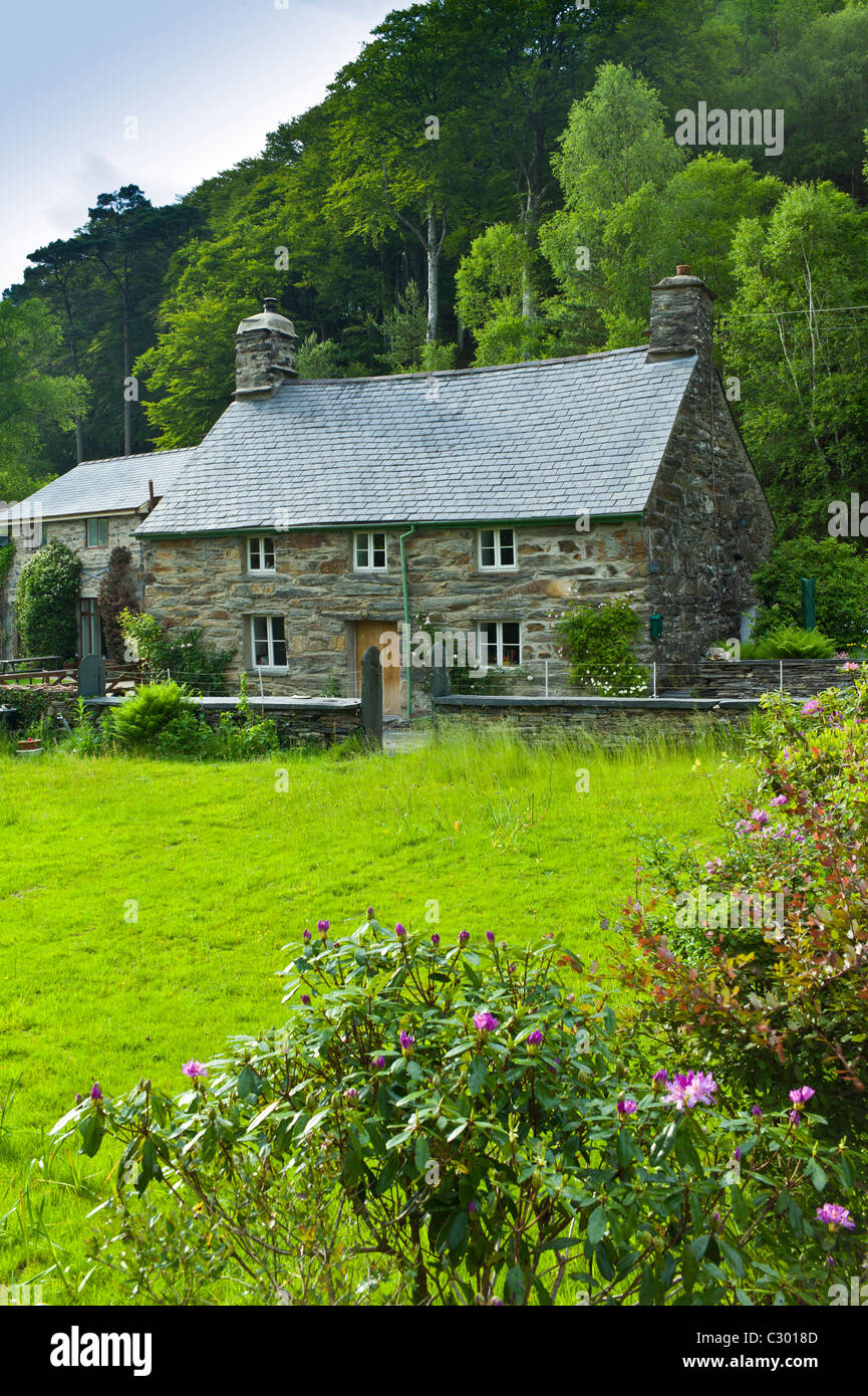 Welsh stone cottage hi-res stock photography and images - Alamy