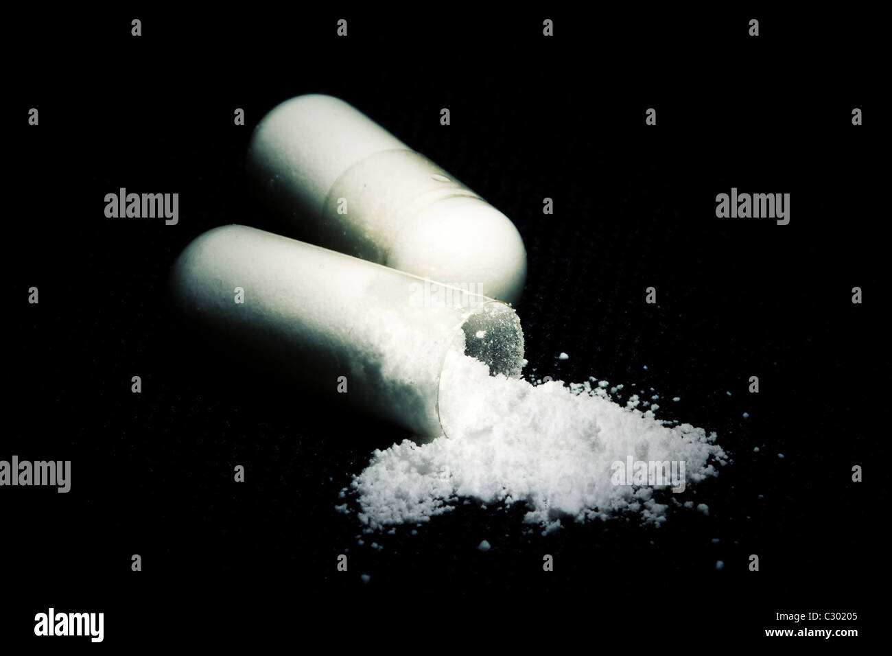 Pill caplets hi-res stock photography and images - Alamy