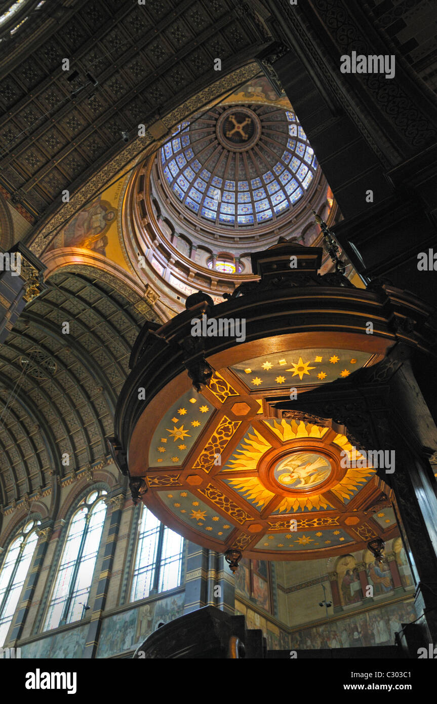 Saint nicholas church interior hi-res stock photography and images - Alamy