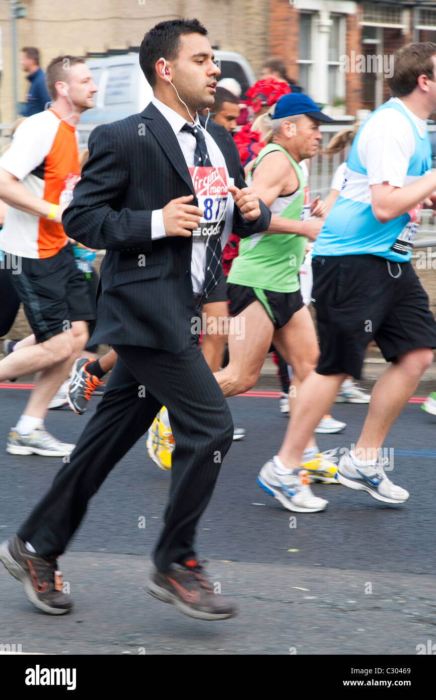 London Marathon 2011, man in a lounge suit with collar and tie Stock ...