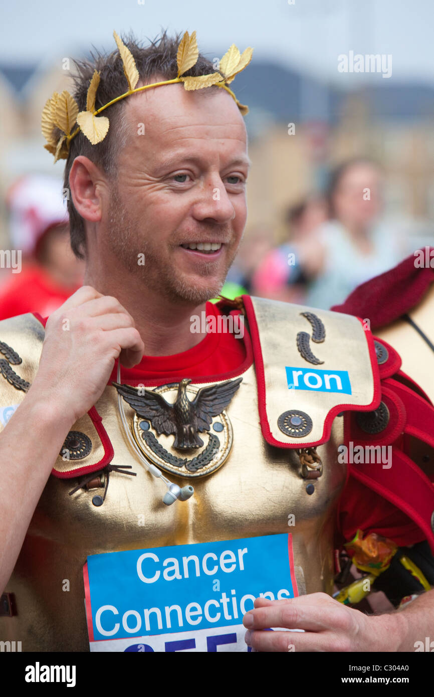 London Marathon 2011, man dressed as roman soldier runs for his charity ...