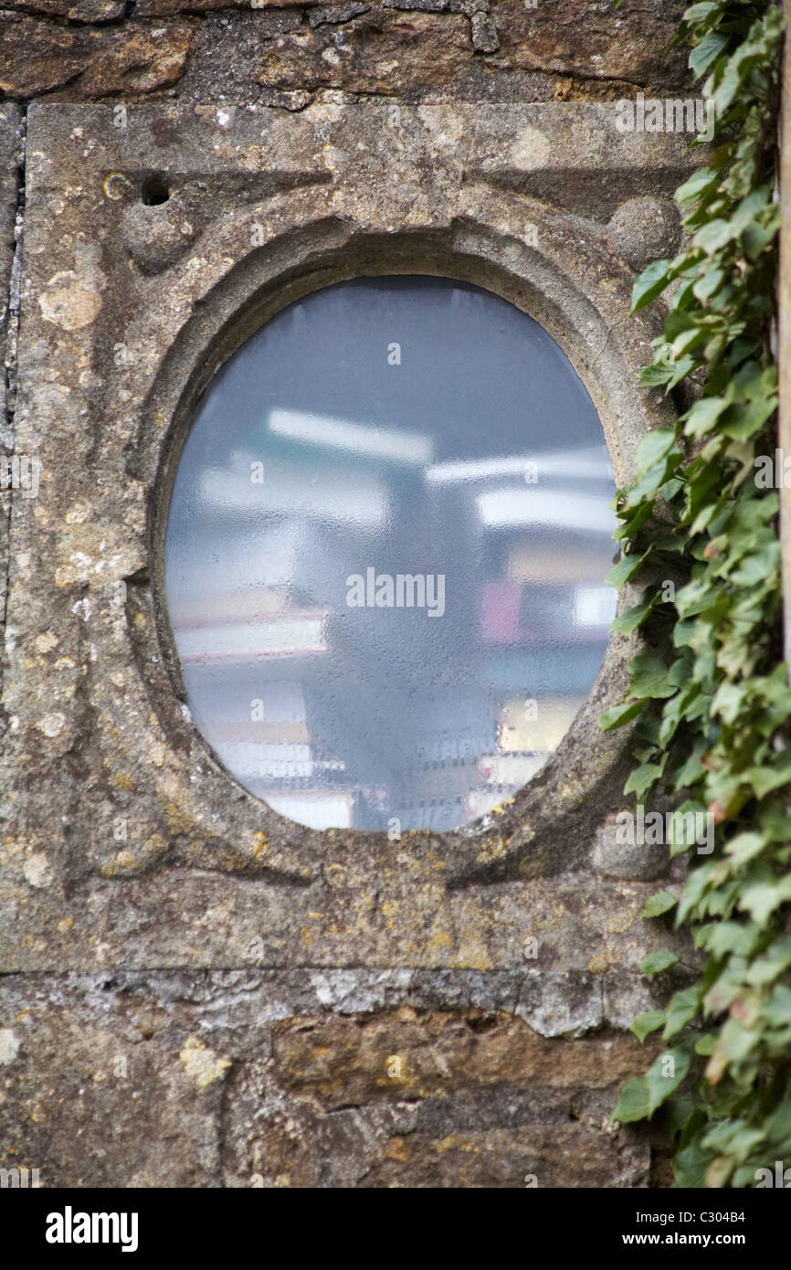 Obscure window hi-res stock photography and images - Alamy
