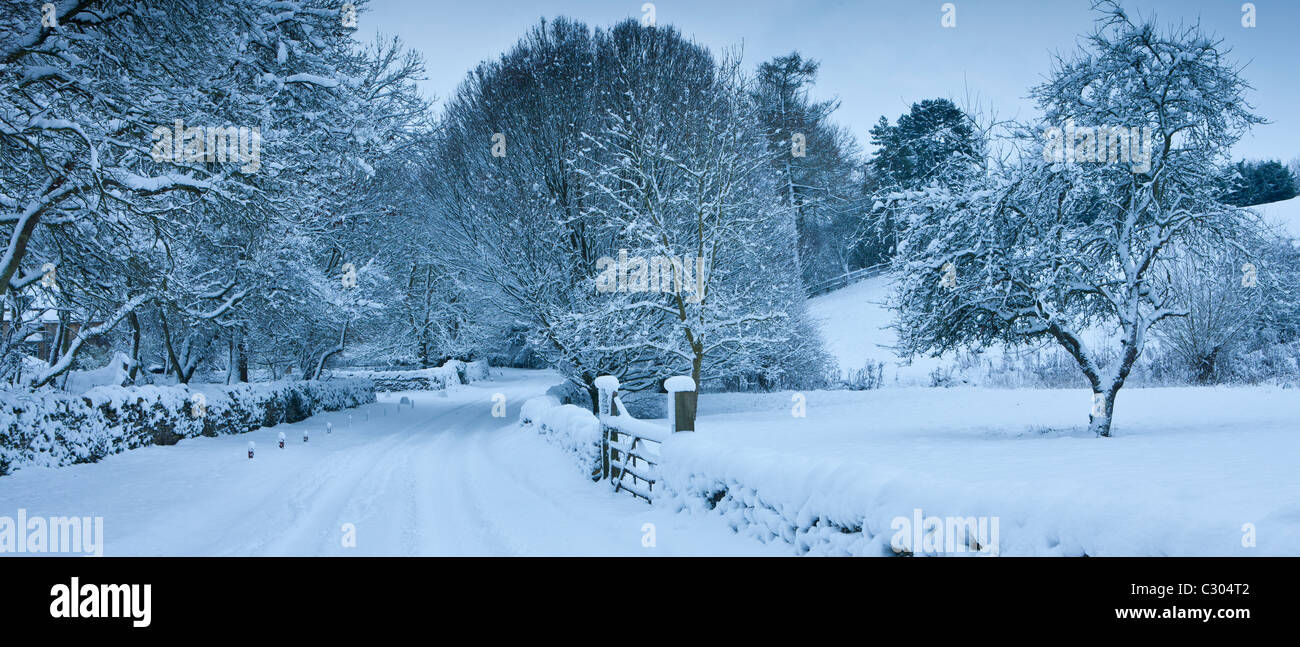 Country lane in deep snow hi-res stock photography and images - Alamy