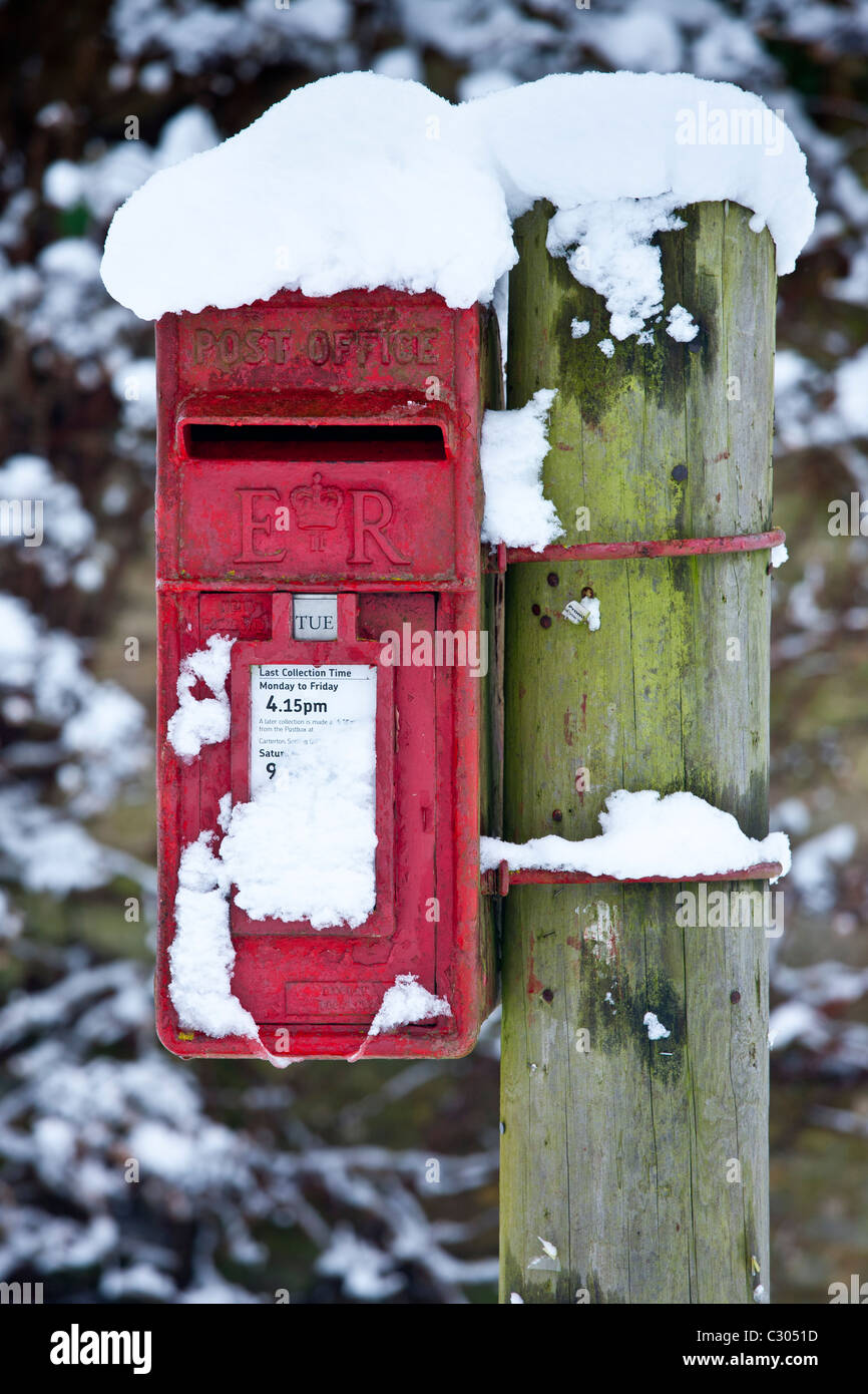 Postbox snow landscape hi-res stock photography and images - Alamy