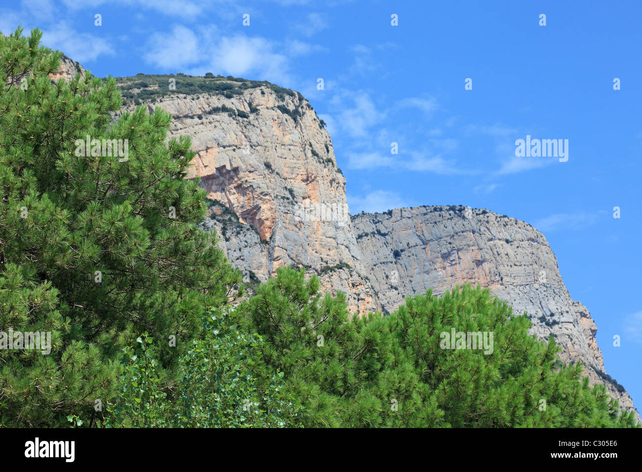 Sky high cliffs hi-res stock photography and images - Alamy