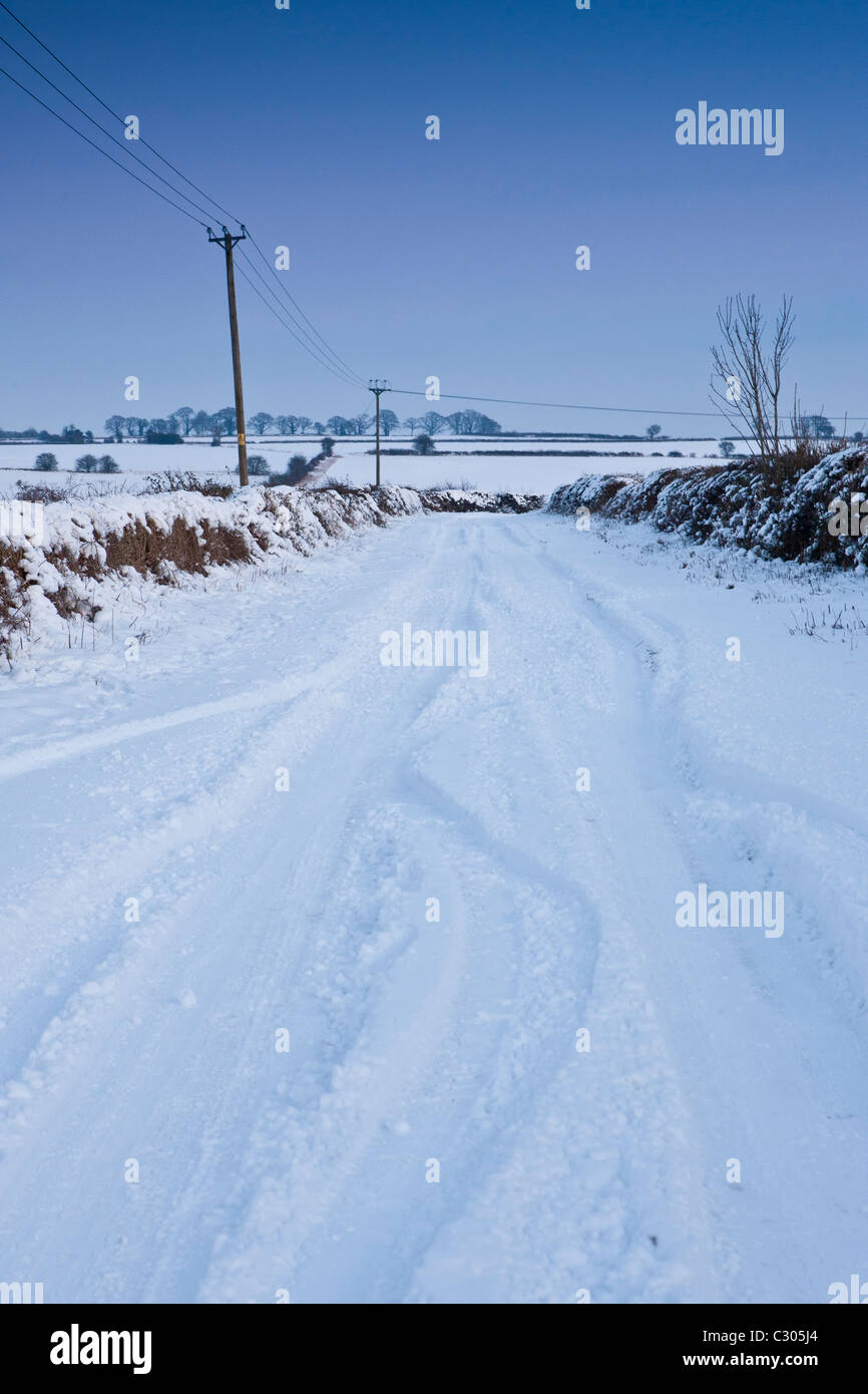 Country lane in deep snow hi-res stock photography and images - Alamy