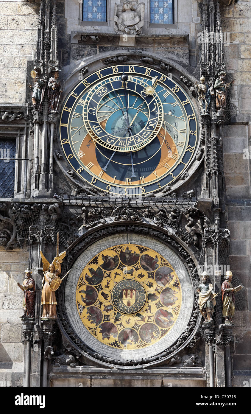 Uhrzeit turm hi-res stock photography and images - Alamy