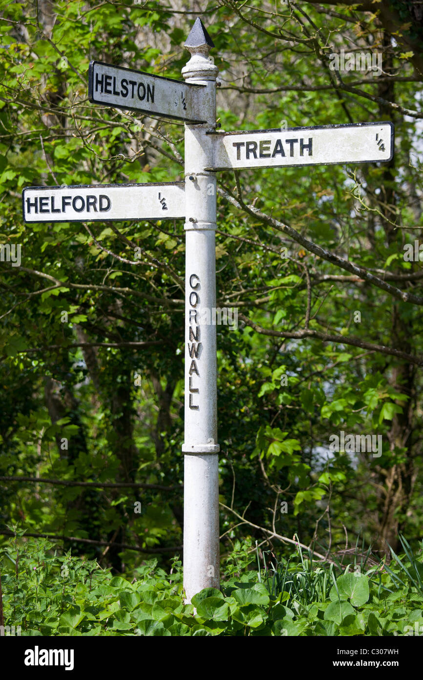 United kingdom cornish signpost hi-res stock photography and images - Alamy