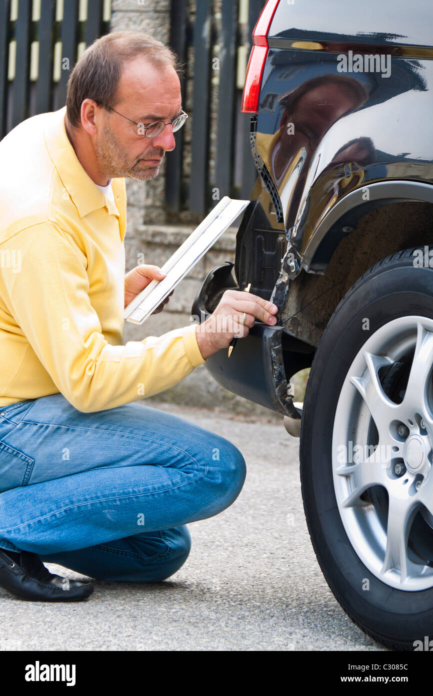 Car insurance hi-res stock photography and images - Alamy