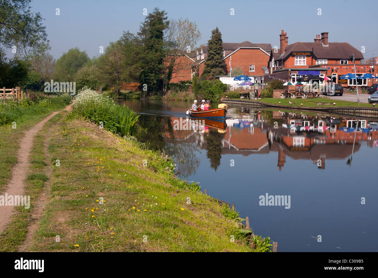 Wey Navigation canal at Stoke Lock, Guildford, Surrey, England Stock ...