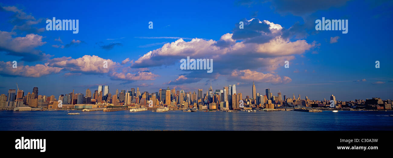 Panoramic photo of midtown Manhattan, New York City skyline at daytime ...