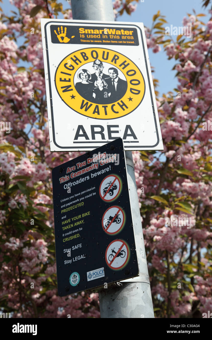 Neighbourhood watch scheme sign hi-res stock photography and images - Alamy