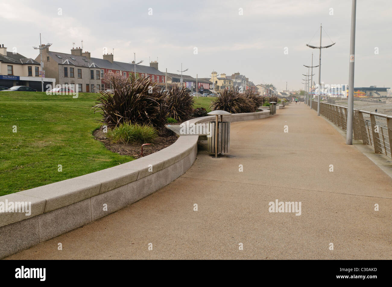 Promenade path sea hi-res stock photography and images - Alamy