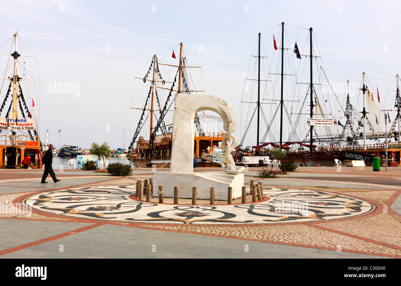 Anchor monument hi-res stock photography and images - Alamy