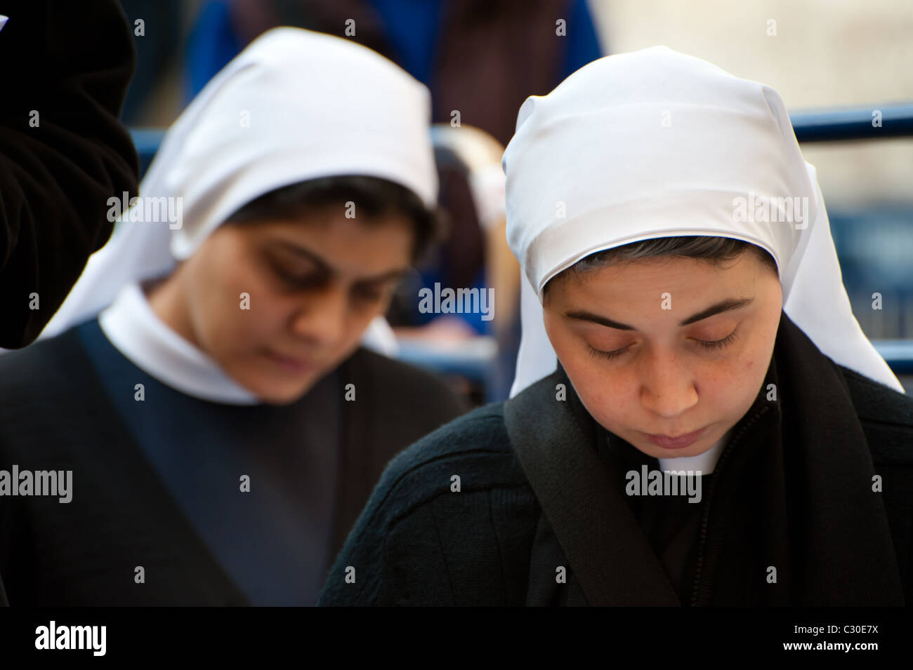 Catholic nun habit hi-res stock photography and images - Alamy