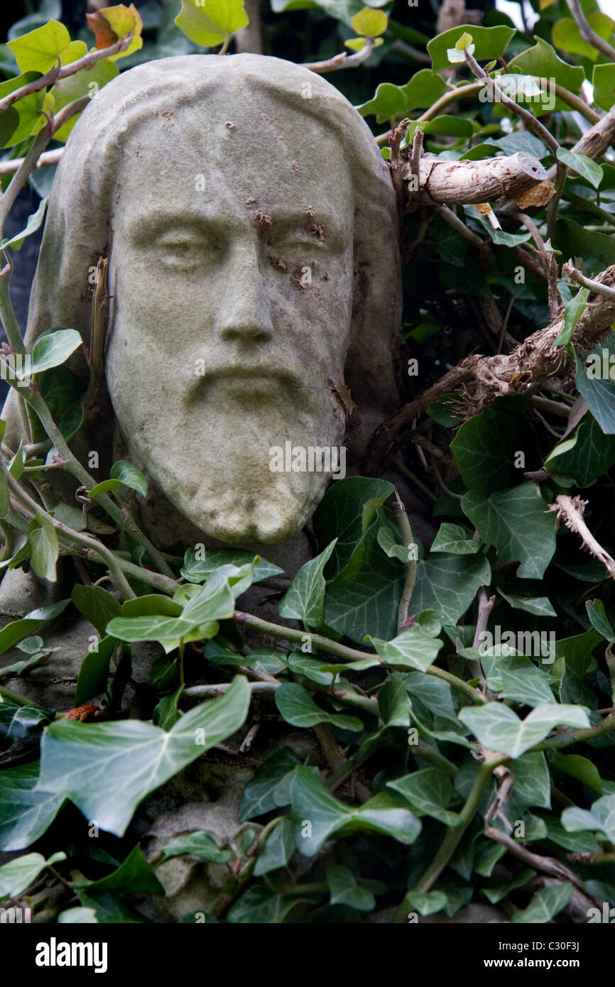 Arnos vale cemetery memorial hi-res stock photography and images - Alamy