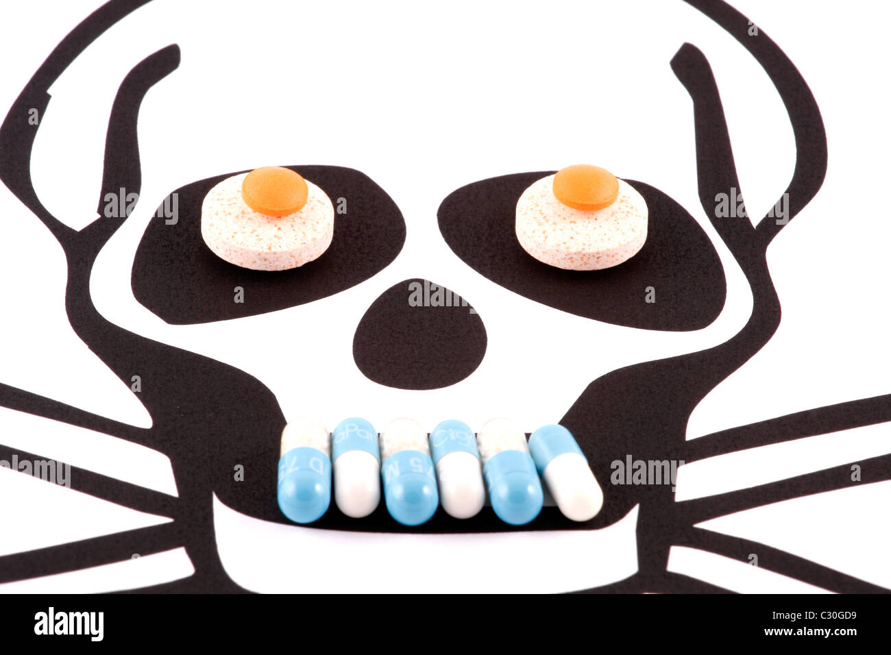 Pink tablet pill heart brain hi-res stock photography and images - Alamy