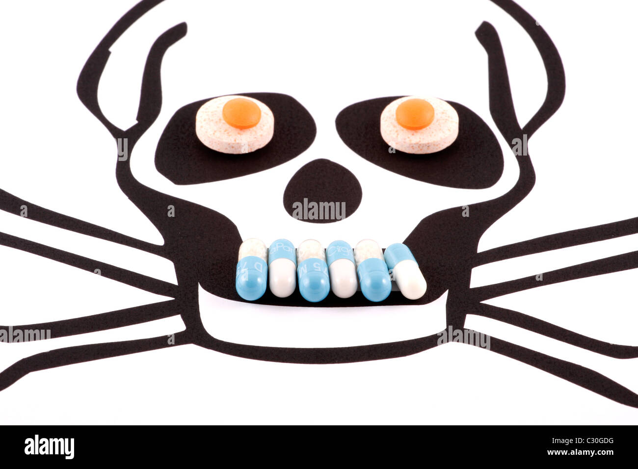 Pink tablet pill heart brain hi-res stock photography and images - Alamy