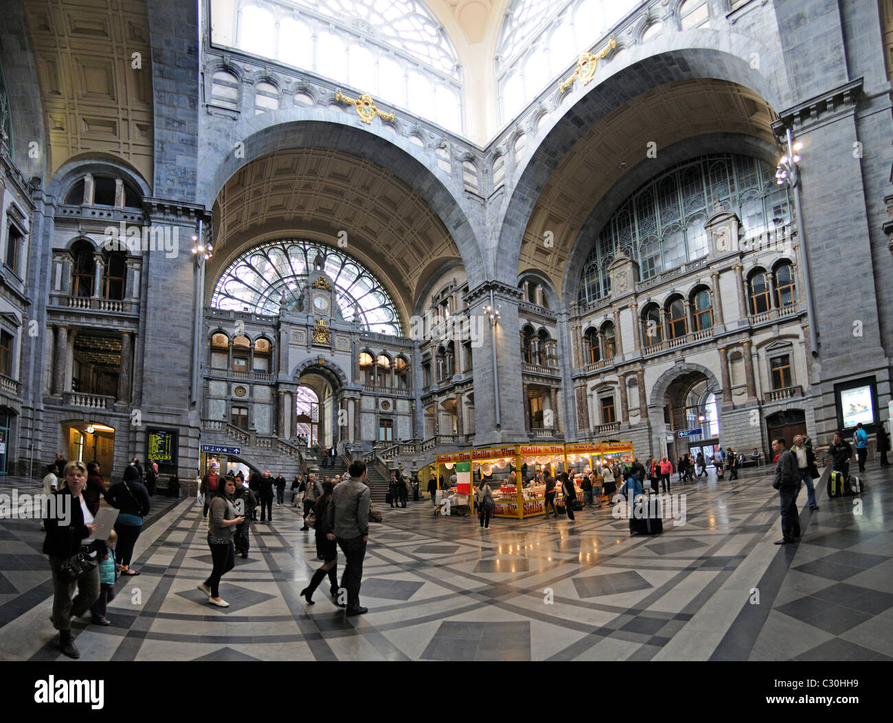Antwerp central station hi-res stock photography and images - Alamy