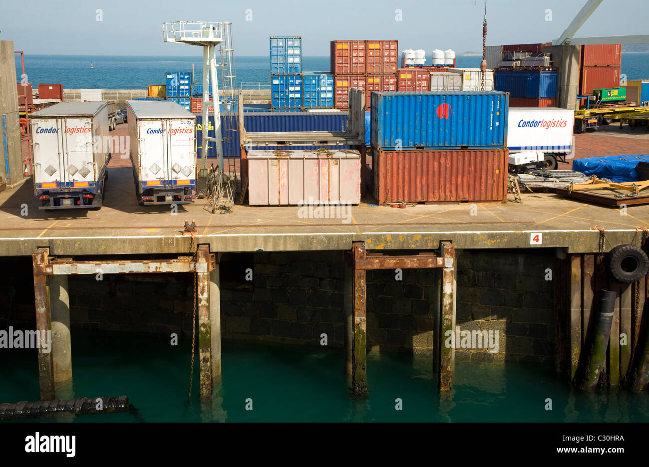 Dockside containers hi-res stock photography and images - Alamy