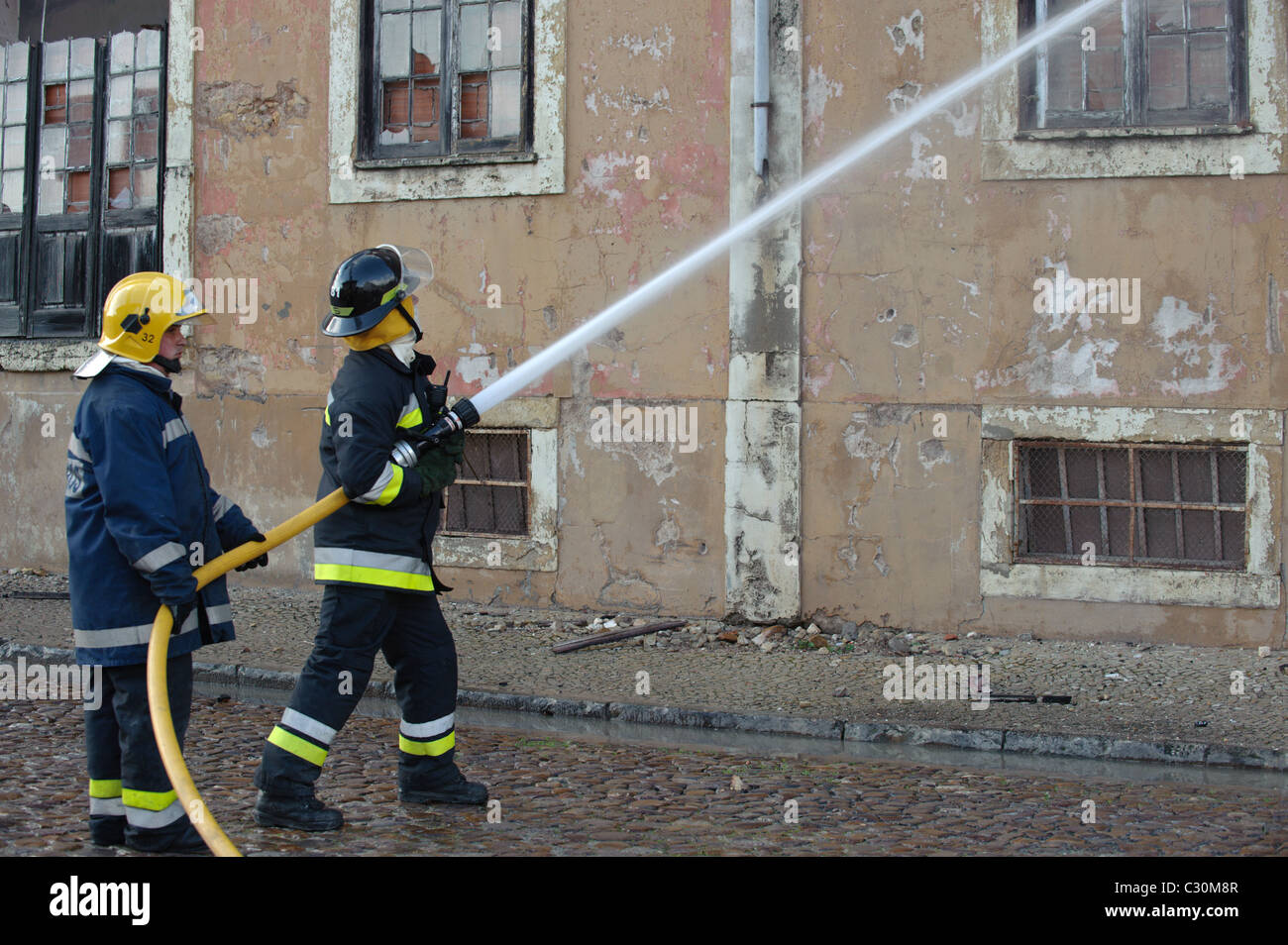 Firemen hi-res stock photography and images - Alamy