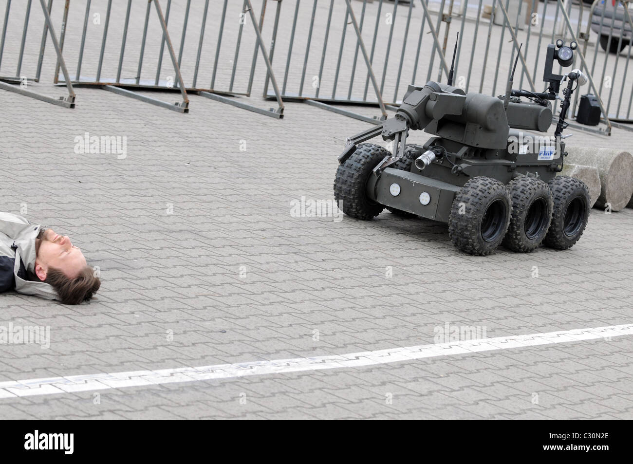 PIAP company's IBIS remotely controlled pyrotechnical & combat robot ...