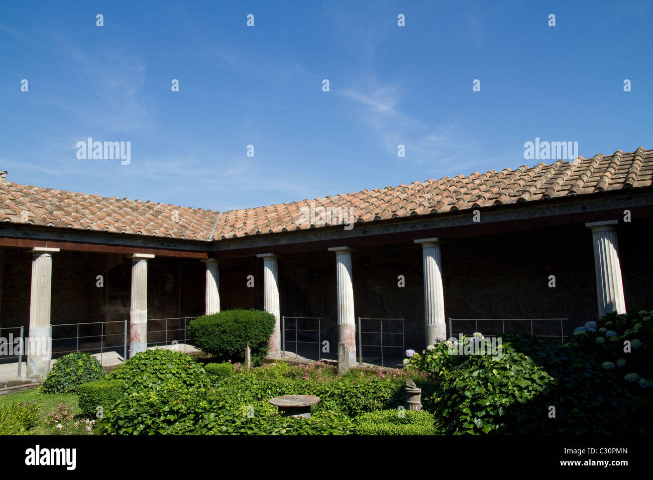 Peristyle garden hi-res stock photography and images - Alamy