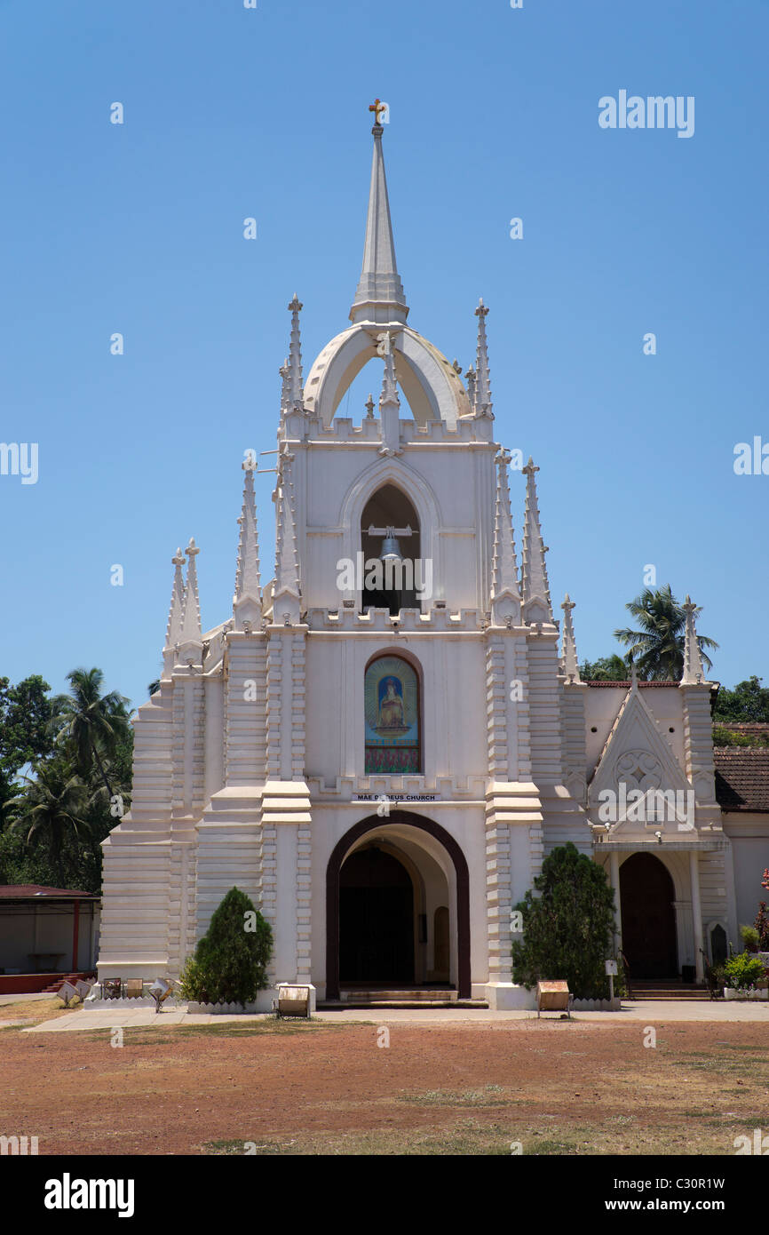 The Church of de Dens has the shrine of the miraculous statue of Mae de ...
