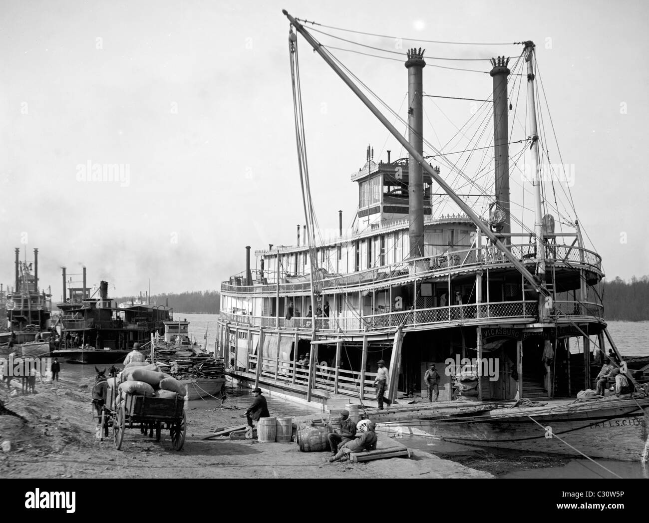 Levee mississippi river hi-res stock photography and images - Alamy