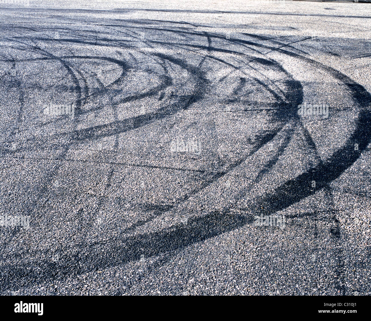 Skid marks on asphalt road hi-res stock photography and images - Alamy