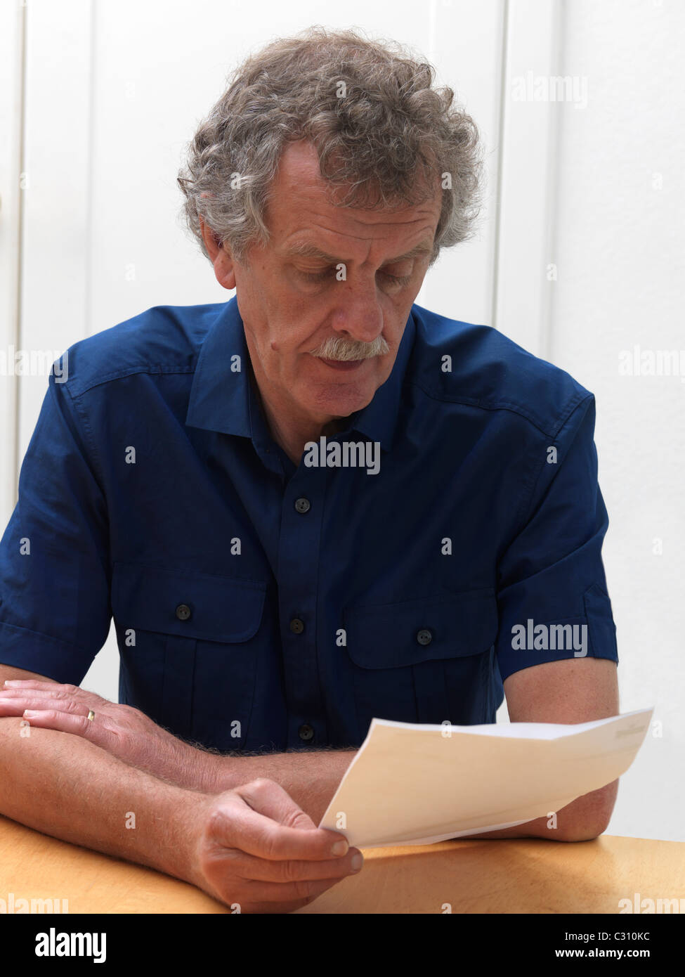 Formal letter hi-res stock photography and images - Alamy