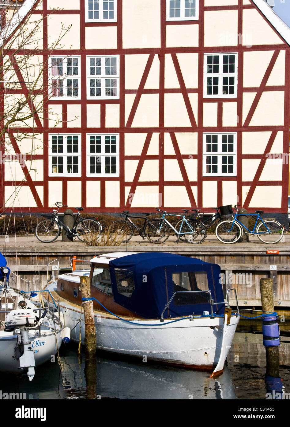 Canal-side waterside waterfront lifestyle on Christianshavn Island ...