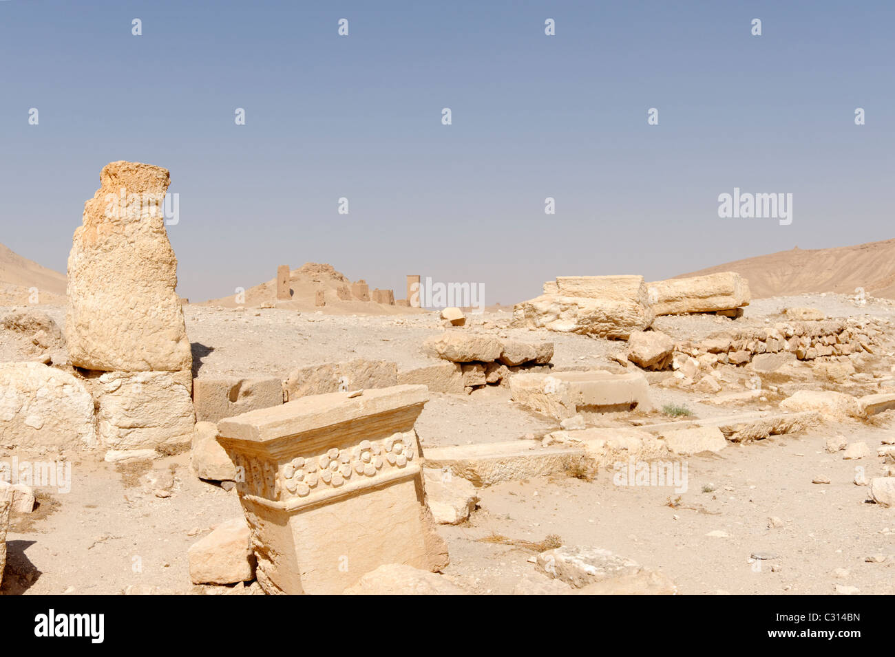 Palmyra. Syria. View over fragments to the sentinel tower burial ...