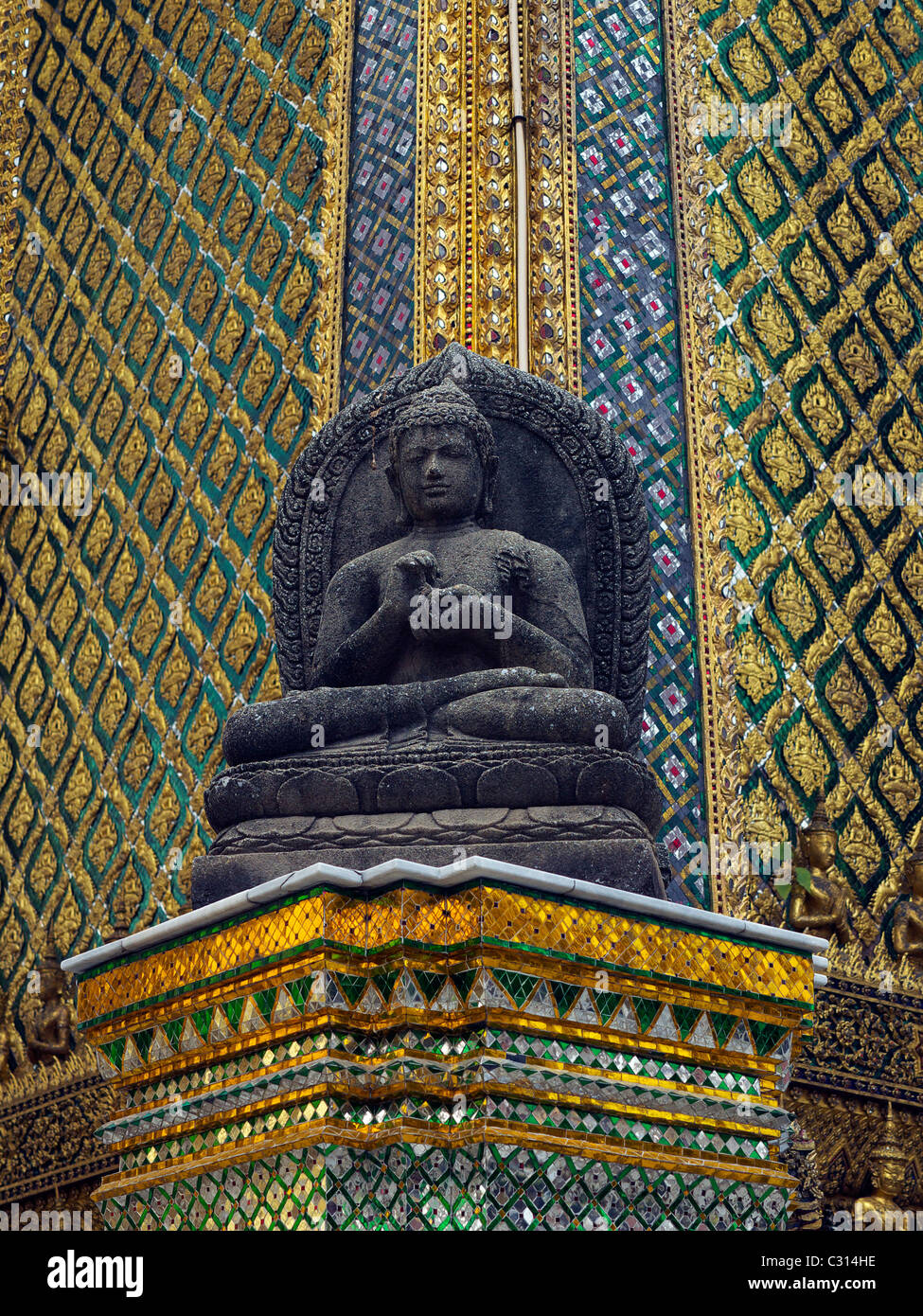 King Temple Of The Emerald Buddha High Resolution Stock Photography and ...